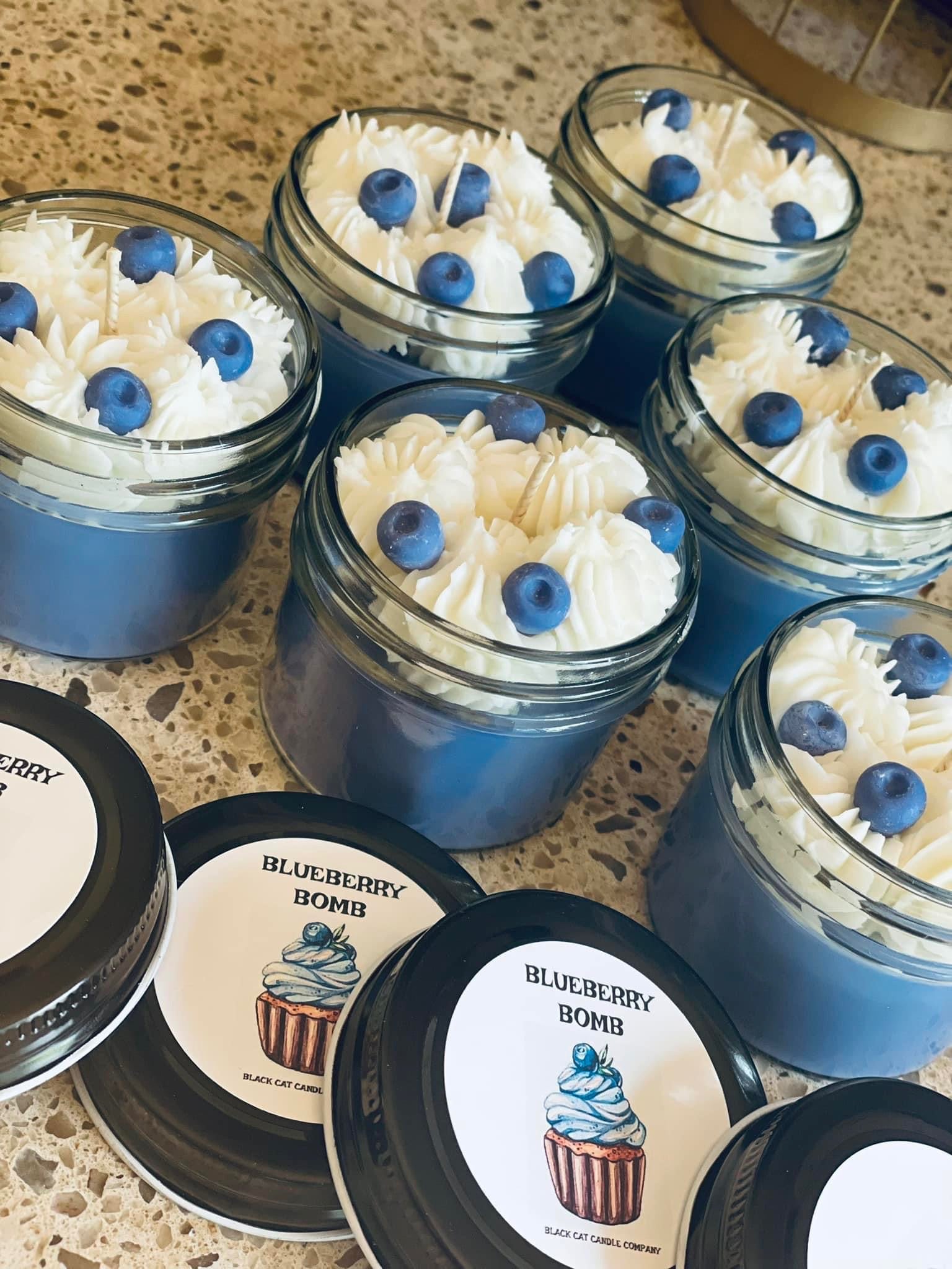 Blueberry Bomb Dessert Candle 🫐 – Black Cat Candle